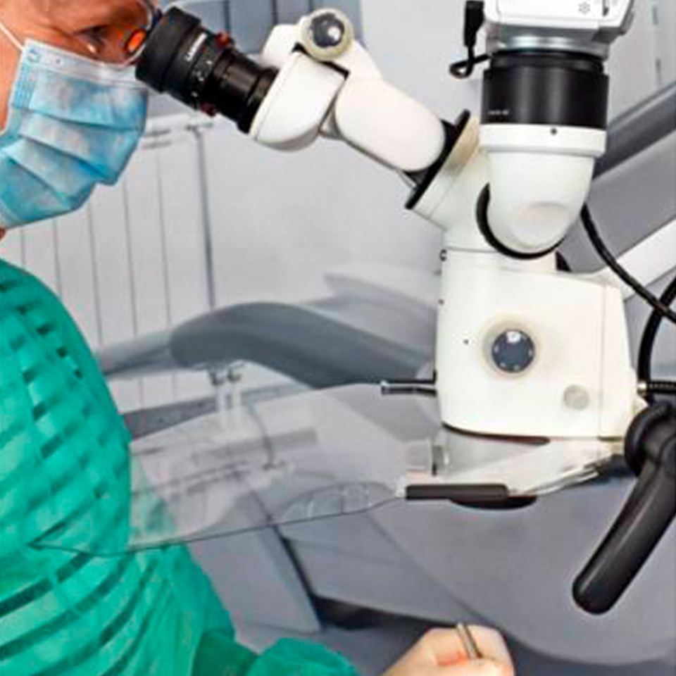 Protector reutilizable Spray-Shield para microscopios